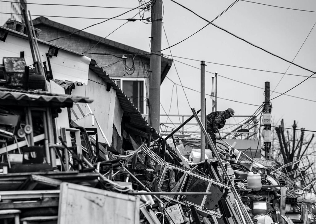 5 Ways To Make Your Home Earthquake Ready - TOP Powdercoating Corp.